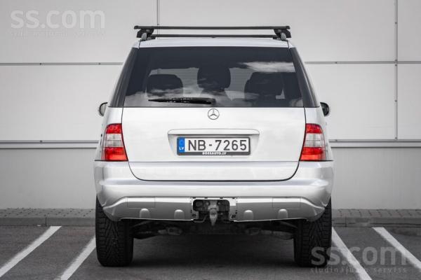 Grey Mercedes-Benz ML 270 2002 in Riga, with an engine capacity of 2.70 L and mileage of 285 thousand km for 2500 €, photo 6 on AUTOMOTO.COM.LV