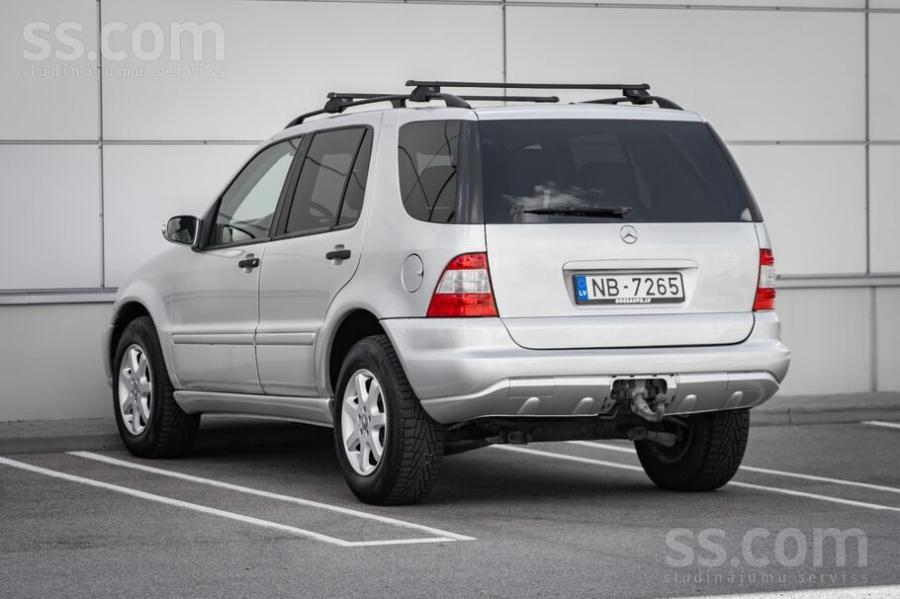 Grey Mercedes-Benz ML 270 2002 in Riga, with an engine capacity of 2.70 L and mileage of 285 thousand km for 2500 €, photo 8 on AUTOMOTO.COM.LV
