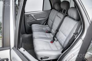 Grey Mercedes-Benz ML 270 2002 in Riga, with an engine capacity of 2.70 L and mileage of 285 thousand km for 2500 €, photo 16 on AUTOMOTO.COM.LV