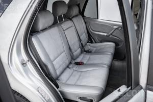 Grey Mercedes-Benz ML 270 2002 in Riga, with an engine capacity of 2.70 L and mileage of 285 thousand km for 2500 €, photo 18 on AUTOMOTO.COM.LV