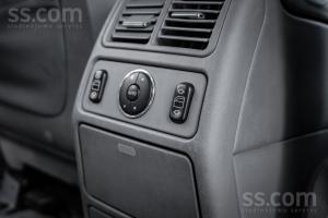 Grey Mercedes-Benz ML 270 2002 in Riga, with an engine capacity of 2.70 L and mileage of 285 thousand km for 2500 €, photo 20 on AUTOMOTO.COM.LV