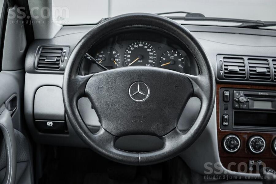 Grey Mercedes-Benz ML 270 2002 in Riga, with an engine capacity of 2.70 L and mileage of 285 thousand km for 2500 €, photo 26 on AUTOMOTO.COM.LV