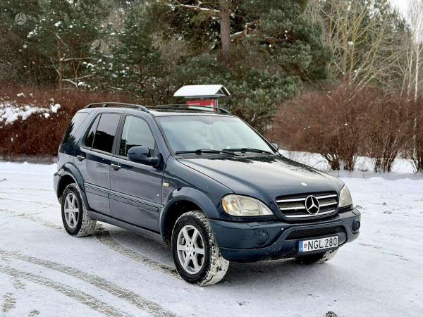 Grey Mercedes-Benz ML 270 2003 in Vilnius, with an engine capacity of 2.70 L and mileage of 300 thousand km for 3500 €, photo 2 on AUTOMOTO.COM.LV