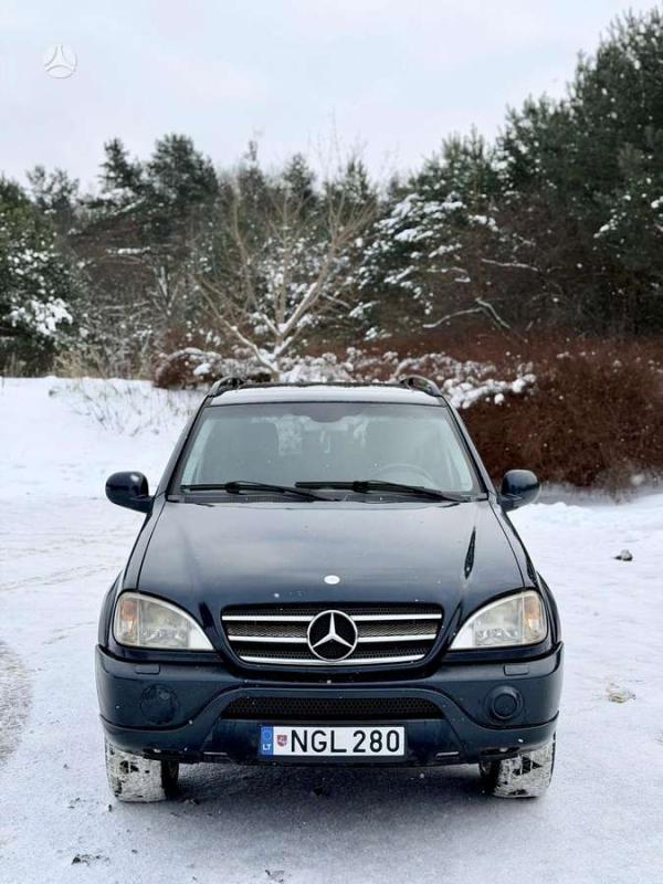 Grey Mercedes-Benz ML 270 2003 in Vilnius, with an engine capacity of 2.70 L and mileage of 300 thousand km for 3500 €, photo 3 on AUTOMOTO.COM.LV