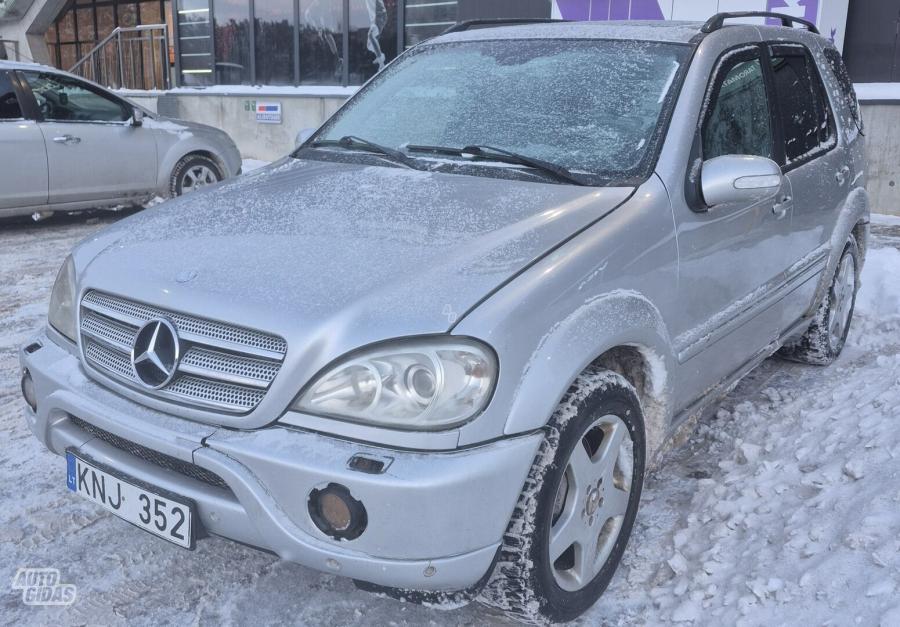 Pelēks Mercedes-Benz ML 270 2003 Viļņa, ar dzinēja tilpumu 2.70 L un nobraukumu 332 tūkst. km par 2499 €, foto 1 vietnē AUTOMOTO.COM.LV