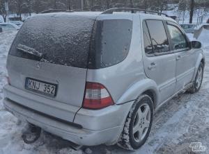 Pelēks Mercedes-Benz ML 270 2003 Viļņa, ar dzinēja tilpumu 2.70 L un nobraukumu 332 tūkst. km par 2499 €, foto 3 vietnē AUTOMOTO.COM.LV