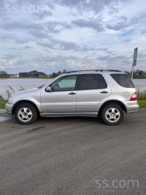 Grey Mercedes-Benz ML 270 2004 in Rezekne, with an engine capacity of 2.70 L and mileage of 280 thousand km for 1900 €, photo 5 on AUTOMOTO.COM.LV