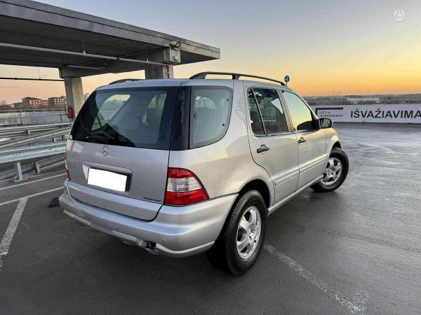 Grey Mercedes-Benz ML 270 2004 in Vilnius, with an engine capacity of 2.70 L and mileage of 280 thousand km for 2850 €, photo 5 on AUTOMOTO.COM.LV