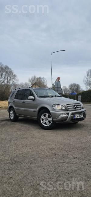 Pelēks Mercedes-Benz ML 270 2004 Rīga, ar dzinēja tilpumu 2.70 L un nobraukumu 309 tūkst. km par 35000 €, foto 3 vietnē AUTOMOTO.COM.LV
