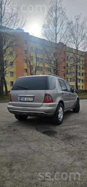 Pelēks Mercedes-Benz ML 270 2004 Rīga, ar dzinēja tilpumu 2.70 L un nobraukumu 309 tūkst. km par 35000 €, foto 4 vietnē AUTOMOTO.COM.LV