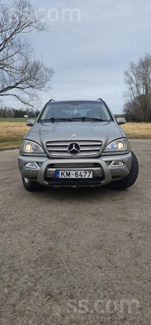 Pelēks Mercedes-Benz ML 270 2004 Rīga, ar dzinēja tilpumu 2.70 L un nobraukumu 309 tūkst. km par 35000 €, foto 7 vietnē AUTOMOTO.COM.LV