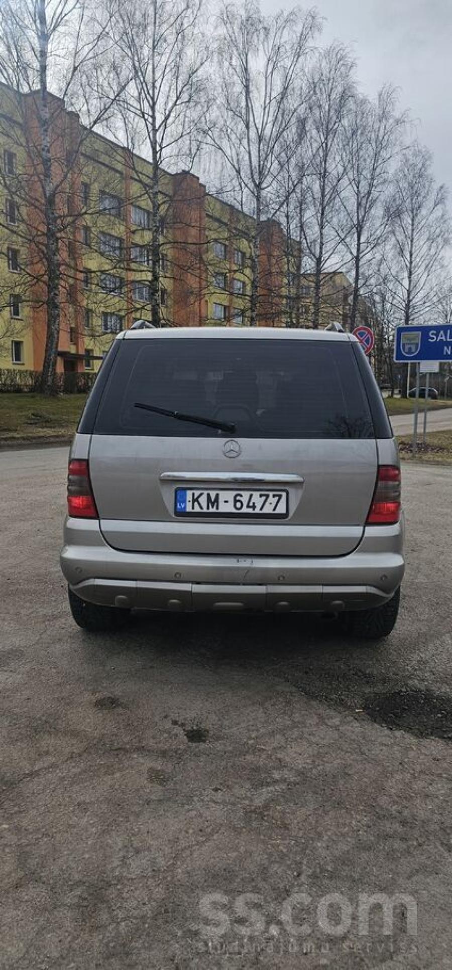 Pelēks Mercedes-Benz ML 270 2004 Rīga, ar dzinēja tilpumu 2.70 L un nobraukumu 309 tūkst. km par 35000 €, foto 8 vietnē AUTOMOTO.COM.LV