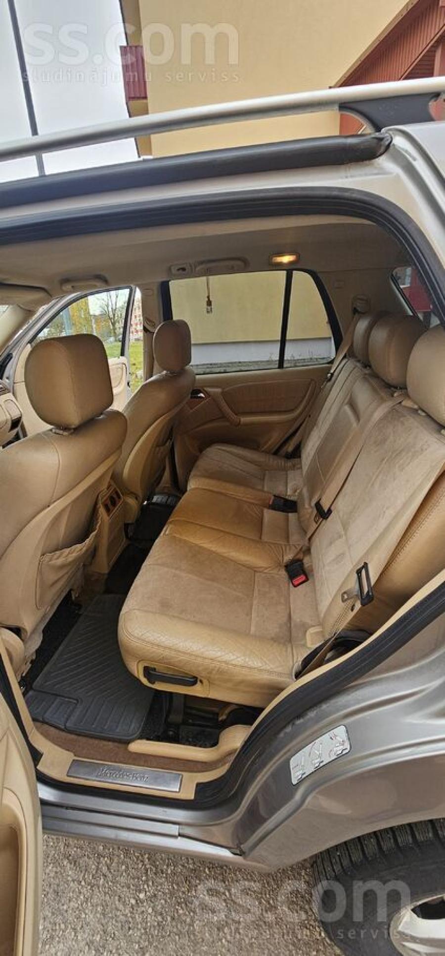 Pelēks Mercedes-Benz ML 270 2004 Rīga, ar dzinēja tilpumu 2.70 L un nobraukumu 309 tūkst. km par 35000 €, foto 12 vietnē AUTOMOTO.COM.LV