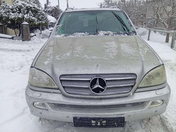 Pelēks Mercedes-Benz ML 270 2005 Marijampole, ar dzinēja tilpumu 0.00 L un nobraukumu 120 tūkst. km par 2850 €, foto 4 vietnē AUTOMOTO.COM.LV