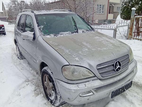 Pelēks Mercedes-Benz ML 270 2005 Marijampole, ar dzinēja tilpumu 0.00 L un nobraukumu 120 tūkst. km par 2850 €, foto 6 vietnē AUTOMOTO.COM.LV
