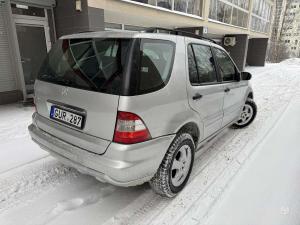 Grey Mercedes-Benz ML 270 2005 in Vilnius, with an engine capacity of 2.70 L and mileage of 260 thousand km for 2950 €, photo 7 on AUTOMOTO.COM.LV