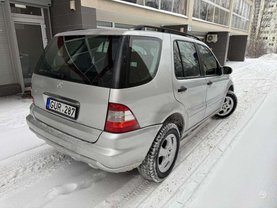 Grey Mercedes-Benz ML 270 2005 in Vilnius, with an engine capacity of 2.70 L and mileage of 260 thousand km for 2950 €, photo 7 on AUTOMOTO.COM.LV