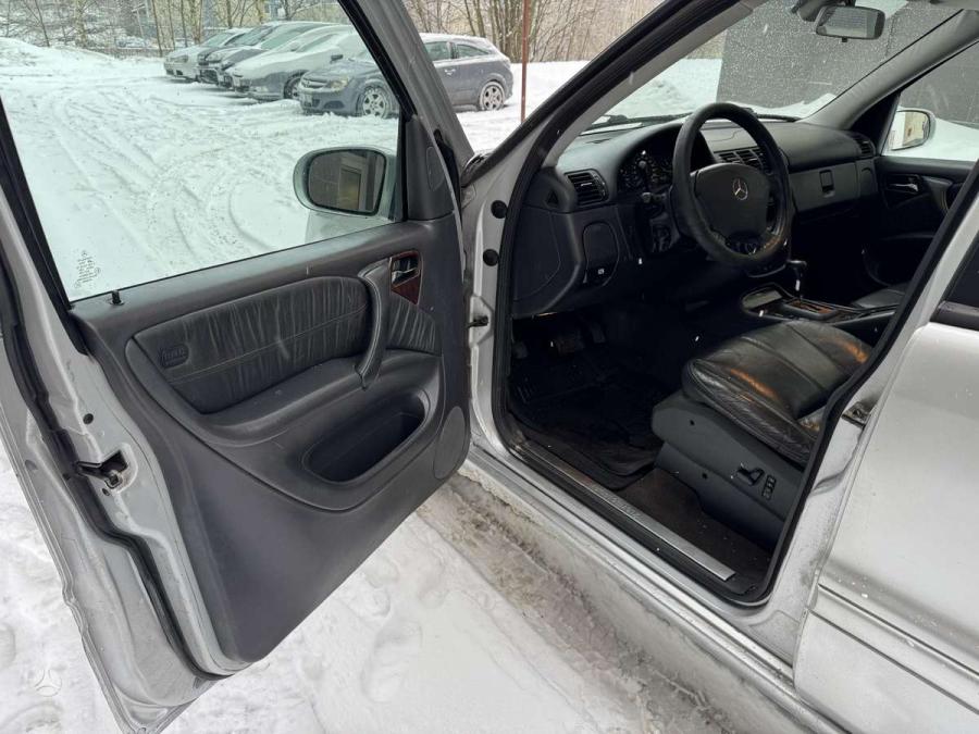 Grey Mercedes-Benz ML 270 2005 in Vilnius, with an engine capacity of 2.70 L and mileage of 260 thousand km for 2950 €, photo 13 on AUTOMOTO.COM.LV