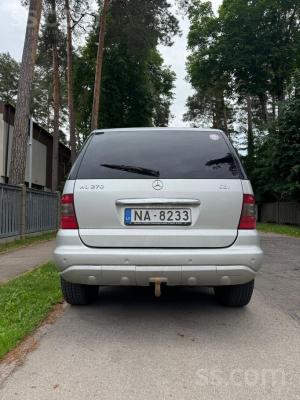 Grey Mercedes-Benz ML 270 2005 in Riga, with an engine capacity of 2.70 L and mileage of 330 thousand km for 3950 €, photo 4 on AUTOMOTO.COM.LV
