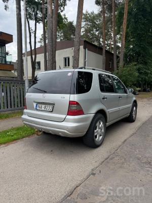 Grey Mercedes-Benz ML 270 2005 in Riga, with an engine capacity of 2.70 L and mileage of 330 thousand km for 3950 €, photo 6 on AUTOMOTO.COM.LV