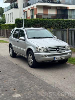 Grey Mercedes-Benz ML 270 2005 in Riga, with an engine capacity of 2.70 L and mileage of 330 thousand km for 3950 €, photo 8 on AUTOMOTO.COM.LV