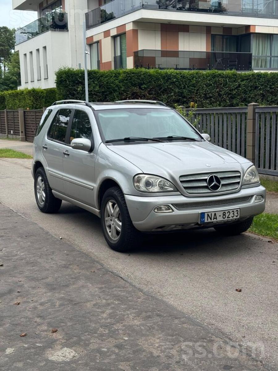 Grey Mercedes-Benz ML 270 2005 in Riga, with an engine capacity of 2.70 L and mileage of 330 thousand km for 3950 €, photo 8 on AUTOMOTO.COM.LV