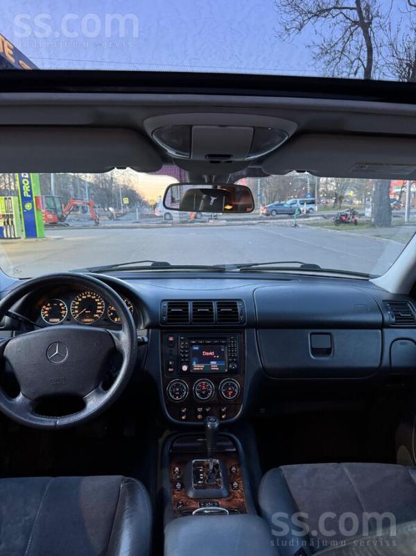 Grey Mercedes-Benz ML 270 2005 in Riga, with an engine capacity of 2.70 L and mileage of 330 thousand km for 3950 €, photo 9 on AUTOMOTO.COM.LV