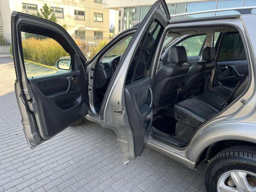 Pelēks Mercedes-Benz ML 270 2005 Viļņa, ar dzinēja tilpumu 2.70 L un nobraukumu 318 tūkst. km par 2250 €, foto 19 vietnē AUTOMOTO.COM.LV