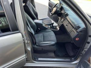 Pelēks Mercedes-Benz ML 270 2005 Viļņa, ar dzinēja tilpumu 2.70 L un nobraukumu 318 tūkst. km par 2250 €, foto 32 vietnē AUTOMOTO.COM.LV