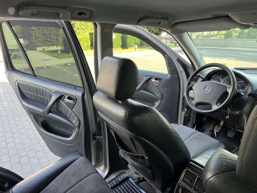 Pelēks Mercedes-Benz ML 270 2005 Viļņa, ar dzinēja tilpumu 2.70 L un nobraukumu 318 tūkst. km par 2250 €, foto 35 vietnē AUTOMOTO.COM.LV