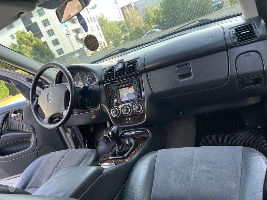 Pelēks Mercedes-Benz ML 270 2005 Viļņa, ar dzinēja tilpumu 2.70 L un nobraukumu 318 tūkst. km par 2250 €, foto 36 vietnē AUTOMOTO.COM.LV