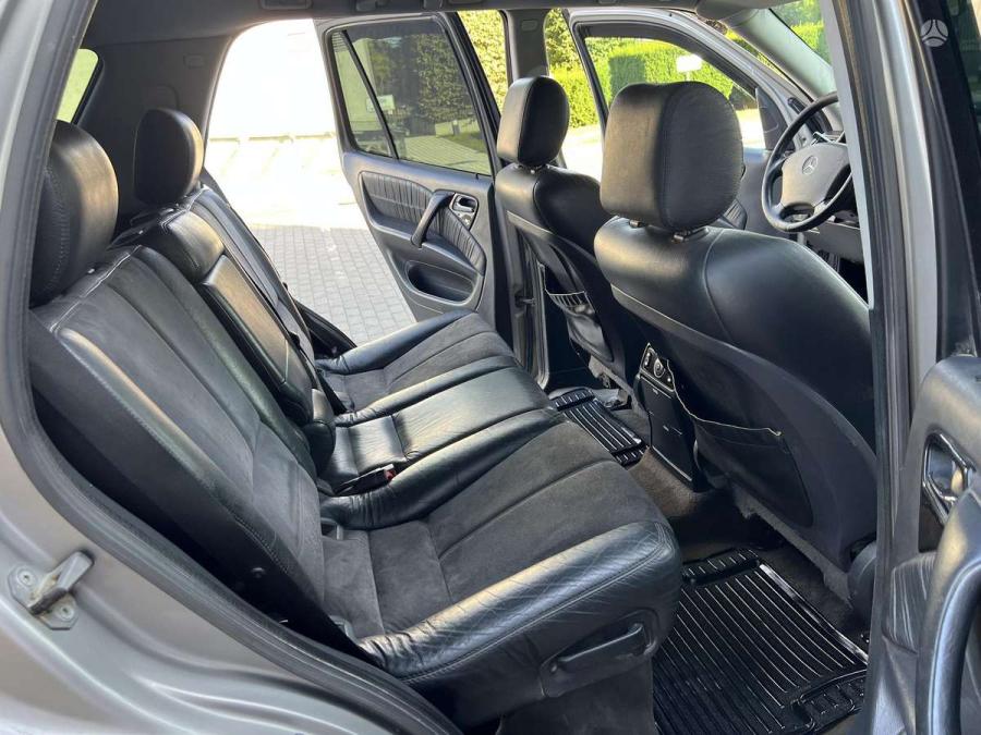Pelēks Mercedes-Benz ML 270 2005 Viļņa, ar dzinēja tilpumu 2.70 L un nobraukumu 318 tūkst. km par 2250 €, foto 38 vietnē AUTOMOTO.COM.LV