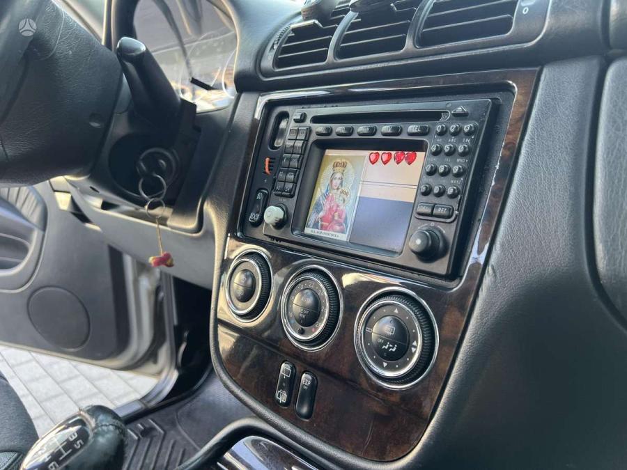 Pelēks Mercedes-Benz ML 270 2005 Viļņa, ar dzinēja tilpumu 2.70 L un nobraukumu 318 tūkst. km par 2250 €, foto 40 vietnē AUTOMOTO.COM.LV