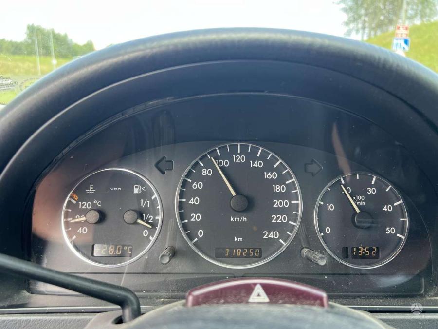 Pelēks Mercedes-Benz ML 270 2005 Viļņa, ar dzinēja tilpumu 2.70 L un nobraukumu 318 tūkst. km par 2250 €, foto 41 vietnē AUTOMOTO.COM.LV