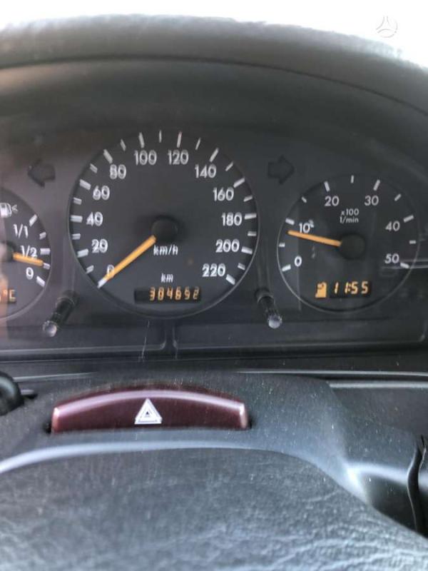 Grey Mercedes-Benz ML 270 2001 in Taurage, with an engine capacity of 2.70 L and mileage of 305 thousand km for 2250 €, photo 7 on AUTOMOTO.COM.LV