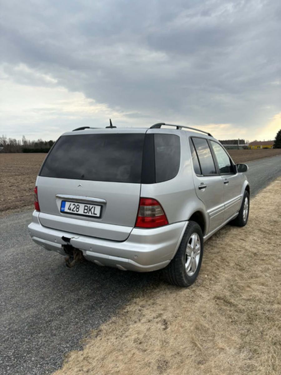 Серый Мерседес МЛ 270 2005 в Ряпина, объемом двигателя 2.70 л и пробегом 348 тыс. км за 3600 €, фото 6 на AUTOMOTO.COM.LV
