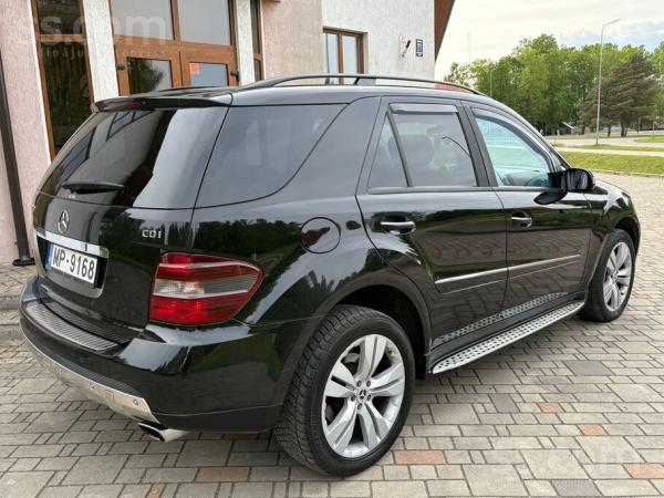 Black Mercedes-Benz ML 280 2006 in Jelgava, with an engine capacity of 3.00 L and mileage of 315 thousand km for 4800 €, photo 3 on AUTOMOTO.COM.LV