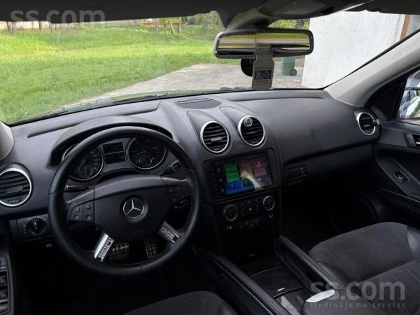 Black Mercedes-Benz ML 280 2006 in Jelgava, with an engine capacity of 3.00 L and mileage of 315 thousand km for 4800 €, photo 7 on AUTOMOTO.COM.LV