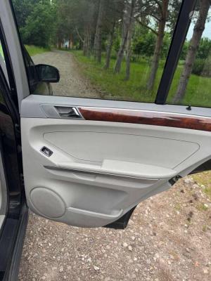 Черный Мерседес МЛ 280 2006 в Каунас, объемом двигателя 2.99 л и пробегом 355 тыс. км за 4800 €, фото 26 на AUTOMOTO.COM.LV