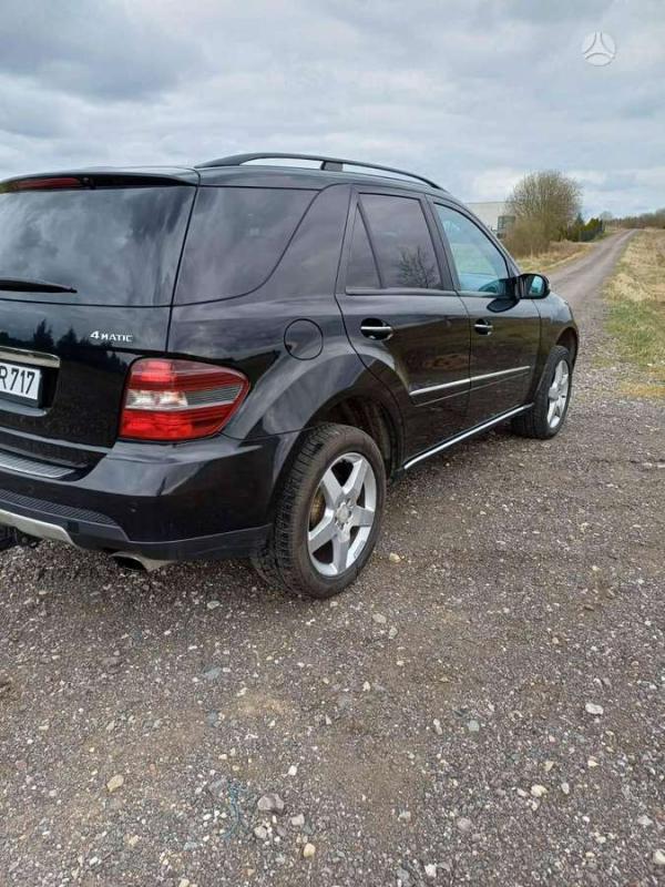 Melns Mercedes-Benz ML 280 2006 Viļņa, ar dzinēja tilpumu 2.99 L un nobraukumu 300 tūkst. km par 4500 €, foto 5 vietnē AUTOMOTO.COM.LV