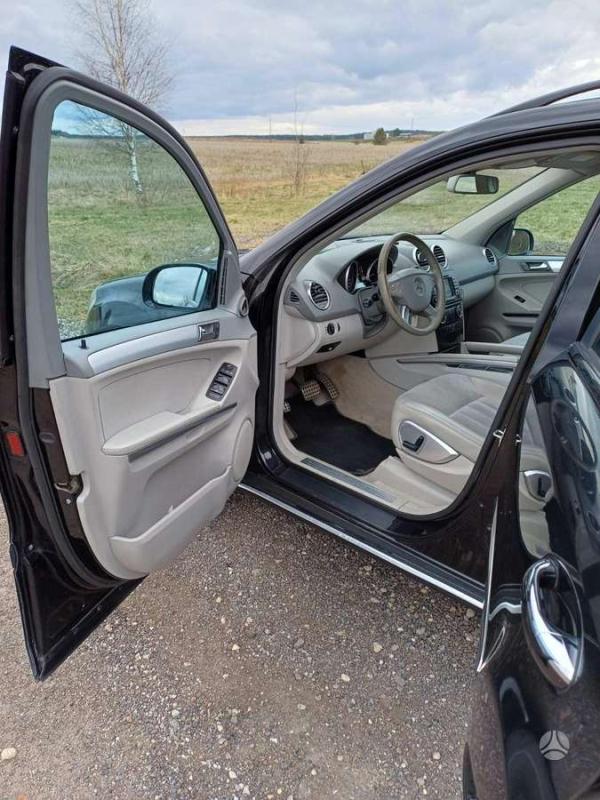 Melns Mercedes-Benz ML 280 2006 Viļņa, ar dzinēja tilpumu 2.99 L un nobraukumu 300 tūkst. km par 4500 €, foto 7 vietnē AUTOMOTO.COM.LV