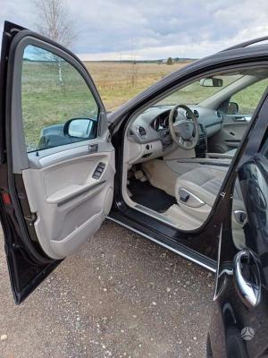 Black Mercedes-Benz ML 280 2006 in Vilnius, with an engine capacity of 2.99 L and mileage of 300 thousand km for 4500 €, photo 8 on AUTOMOTO.COM.LV