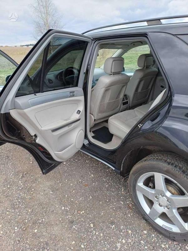 Melns Mercedes-Benz ML 280 2006 Viļņa, ar dzinēja tilpumu 2.99 L un nobraukumu 300 tūkst. km par 4500 €, foto 9 vietnē AUTOMOTO.COM.LV