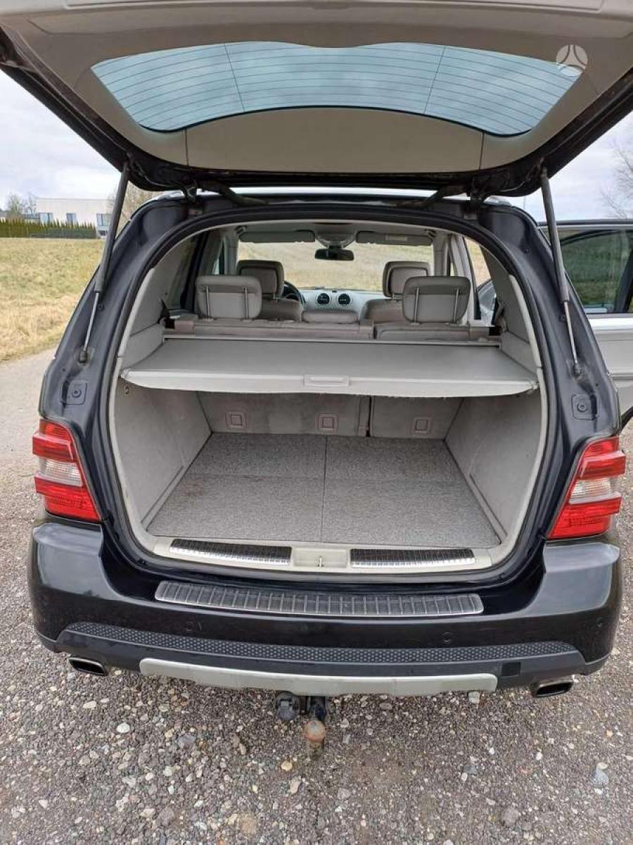 Black Mercedes-Benz ML 280 2006 in Vilnius, with an engine capacity of 2.99 L and mileage of 300 thousand km for 4500 €, photo 12 on AUTOMOTO.COM.LV