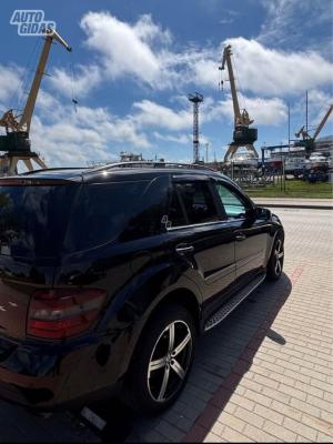 Melns Mercedes-Benz ML 280 2006 Klaipėda, ar dzinēja tilpumu 3.00 L un nobraukumu 311 tūkst. km par 6000 €, foto 5 vietnē AUTOMOTO.COM.LV