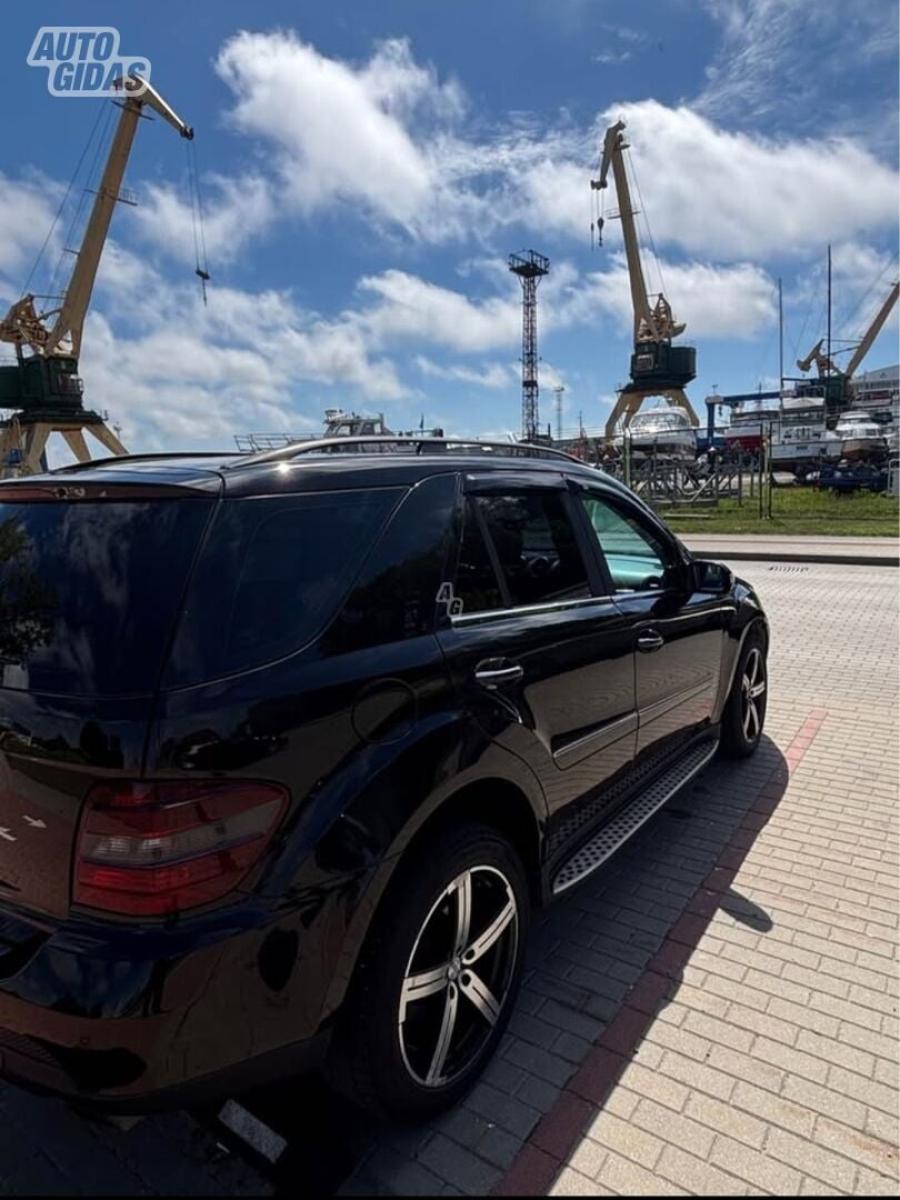 Melns Mercedes-Benz ML 280 2006 Klaipėda, ar dzinēja tilpumu 3.00 L un nobraukumu 311 tūkst. km par 6000 €, foto 5 vietnē AUTOMOTO.COM.LV
