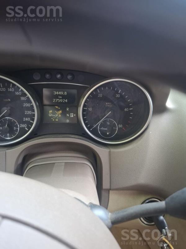 Black Mercedes-Benz ML 280 2006 in Riga, with an engine capacity of 3.00 L and mileage of 276 thousand km for 4500 €, photo 5 on AUTOMOTO.COM.LV