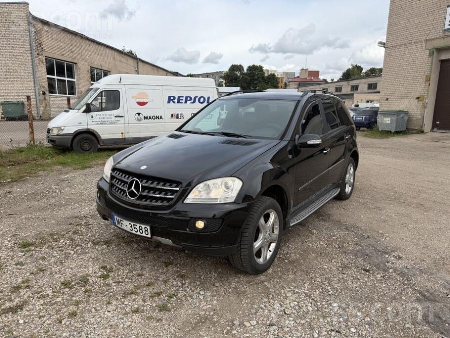 Melns Mercedes-Benz ML 280 2006 Rēzekne, ar dzinēja tilpumu 3.00 L un nobraukumu 0 tūkst. km par 3650 €, foto 1 vietnē AUTOMOTO.COM.LV