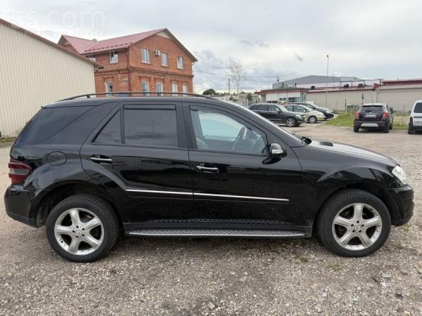 Black Mercedes-Benz ML 280 2006 in Rezekne, with an engine capacity of 3.00 L and mileage of 0 thousand km for 3650 €, photo 4 on AUTOMOTO.COM.LV