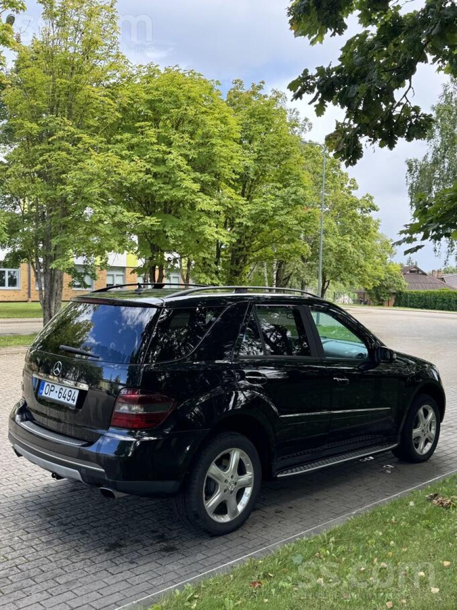 Black Mercedes-Benz ML 280 2006 in Rezekne, with an engine capacity of 3.00 L and mileage of 305 thousand km for 3750 €, photo 5 on AUTOMOTO.COM.LV